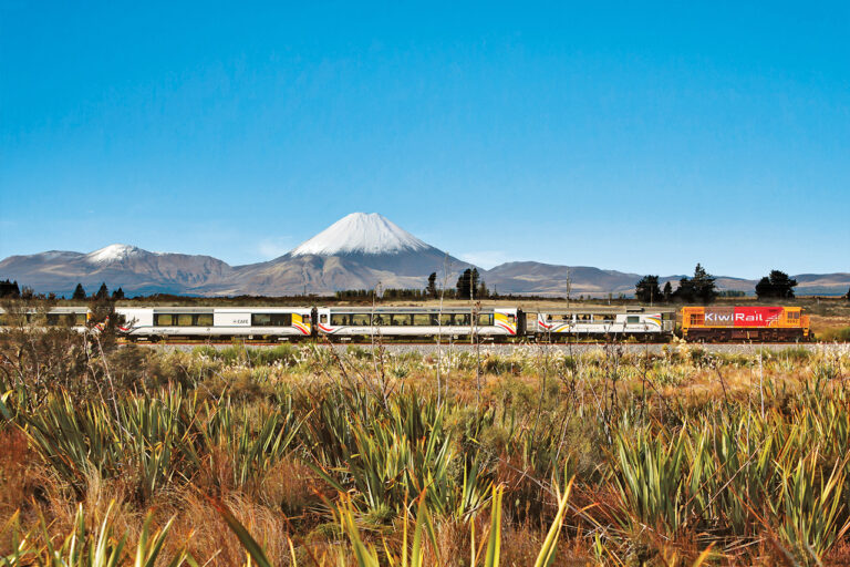12 Day Grand Rail Explorer – Self-Drive & Rail – New Zealand | ANZCRO